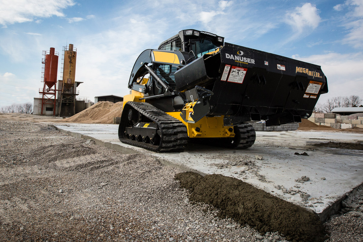 Mega Mixer Material Handling Bucket | Danuser