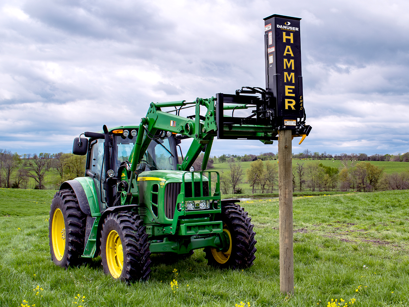 Hammer EM40 with Tilt and Grapple Loaded | Danuser